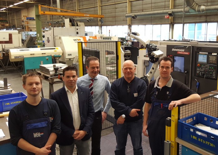 Robotcel op maat voor VDL Systems - MetaalNieuws, het laatste nieuws ...