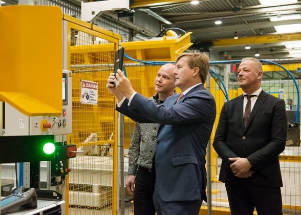 Koninklijk bezoek bij AWL-Techniek - MetaalNieuws, het laatste nieuws ...