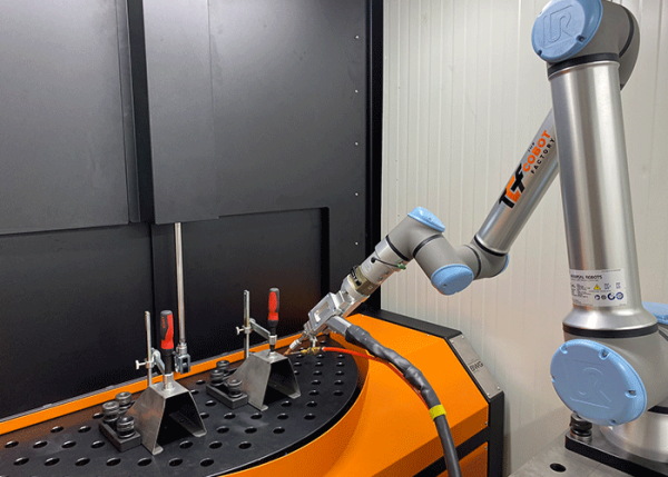 Tuwi presenteert cobot+handlaserlascel op TechniShow - MetaalNieuws ...